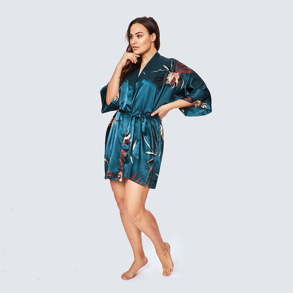 Hana Plus Size Short Kimono Robe - Multiple Colors – kimandono.com