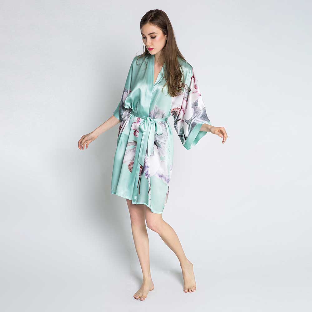 Kuren Silk Short Kimono Robe - Crane & Flowers | KIM+ONO – kimandono.com