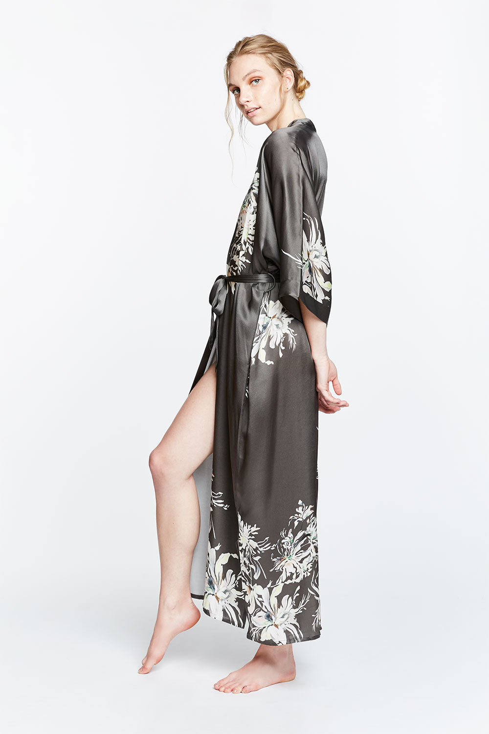 Handcrafted Yuri Luxury Silk Kimono Robe - Long | KIM+ONO – kimandono.com