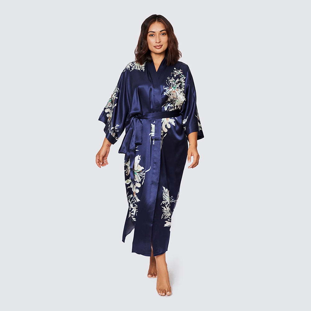 Yuri Washable Plus Size Silk Robe - Long | KIM+ONO – kimandono.com