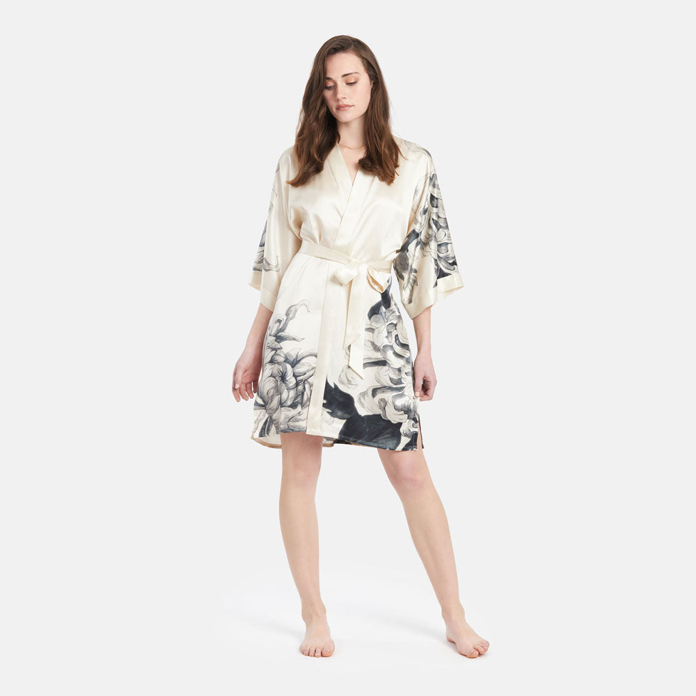 Washable Silk Kiku Kimono Robe - Short | KIM+ONO